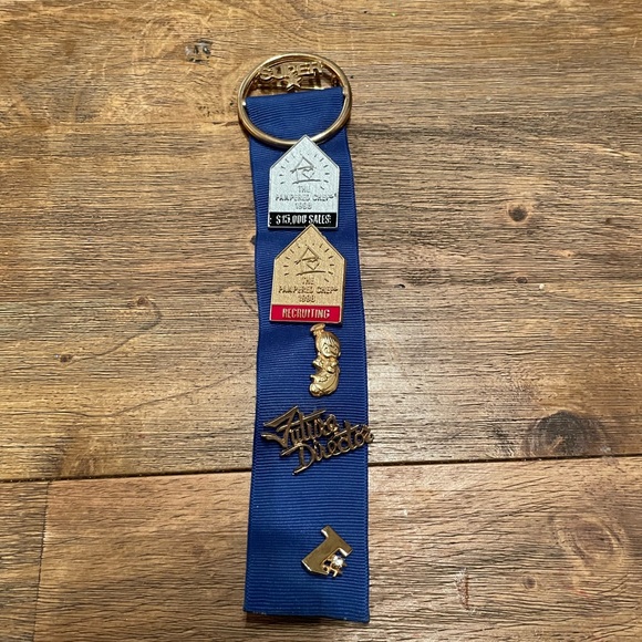 Pampered Chef | Accessories | Pampered Chef Vintage Pins | Poshmark